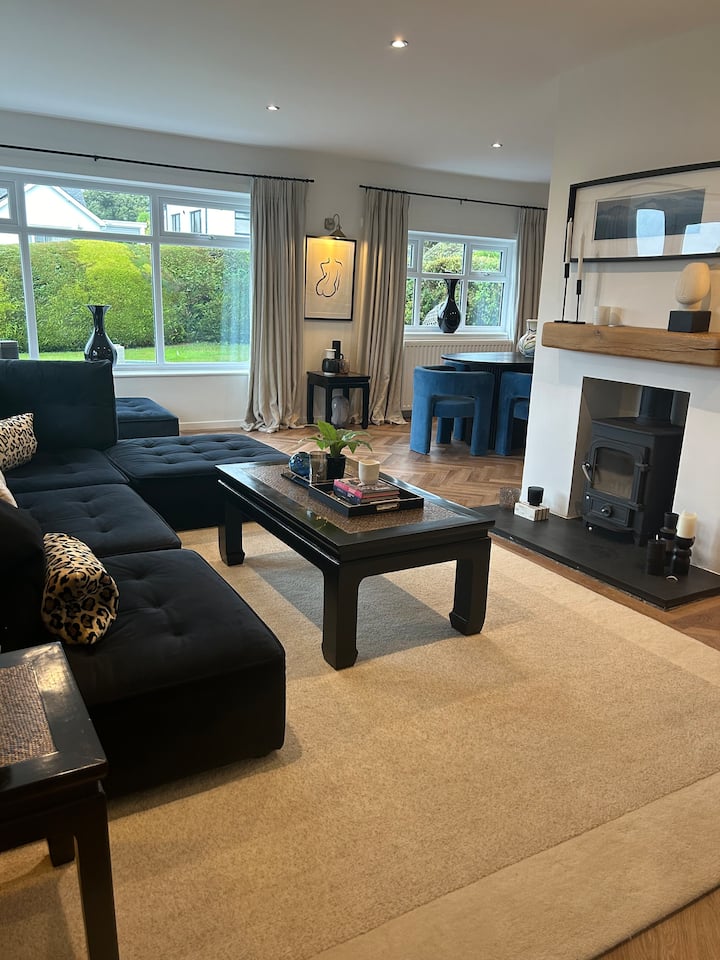 3 Bedroom House
Abersoch Village &
Beach Hut - Abersoch