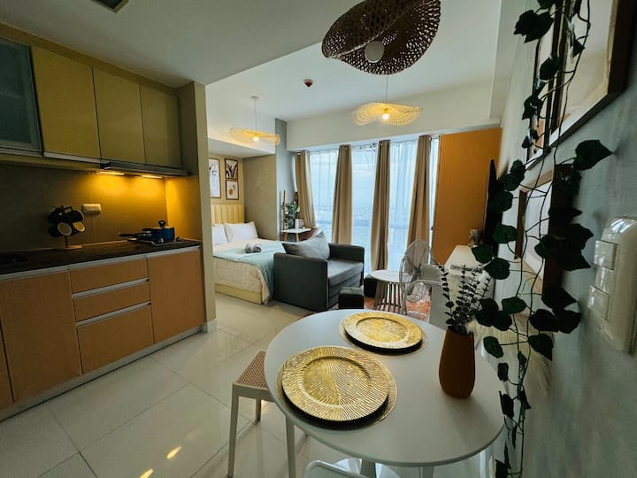 Modern Studio | High-speed Wifi | Near Venice Mall - Taguig