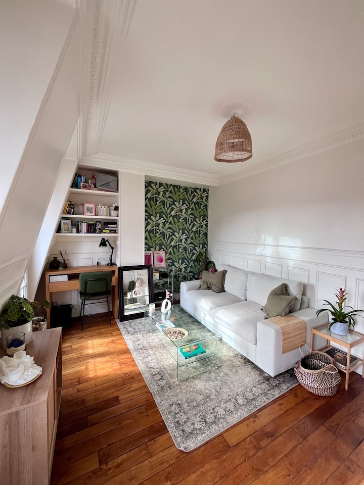 Sunny 7th Floor On The Roofs & Eiffel Tower - Bois-Colombes