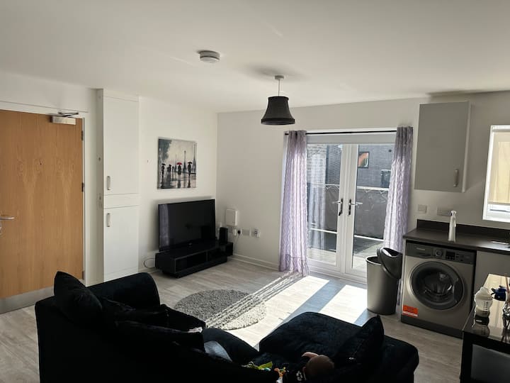 Modern 2 Bed 2 Bath Flat 5m Walk Away Rotherham Tc - Rotherham