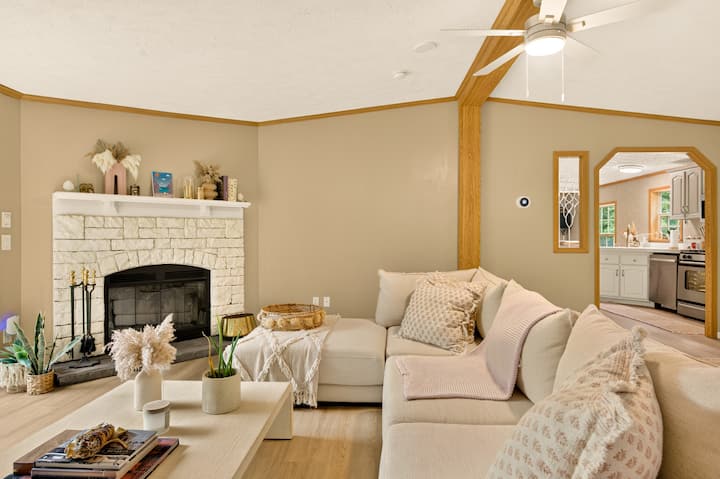 Evergreen Cozy Catskills House - Catskill, NY