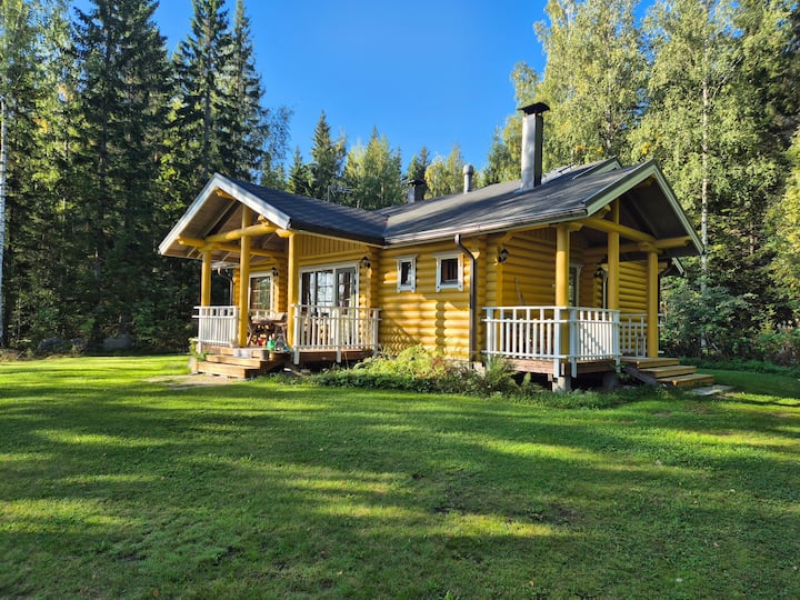 Keltainen Mökki Ja Järvimaisemat - Kesälahti