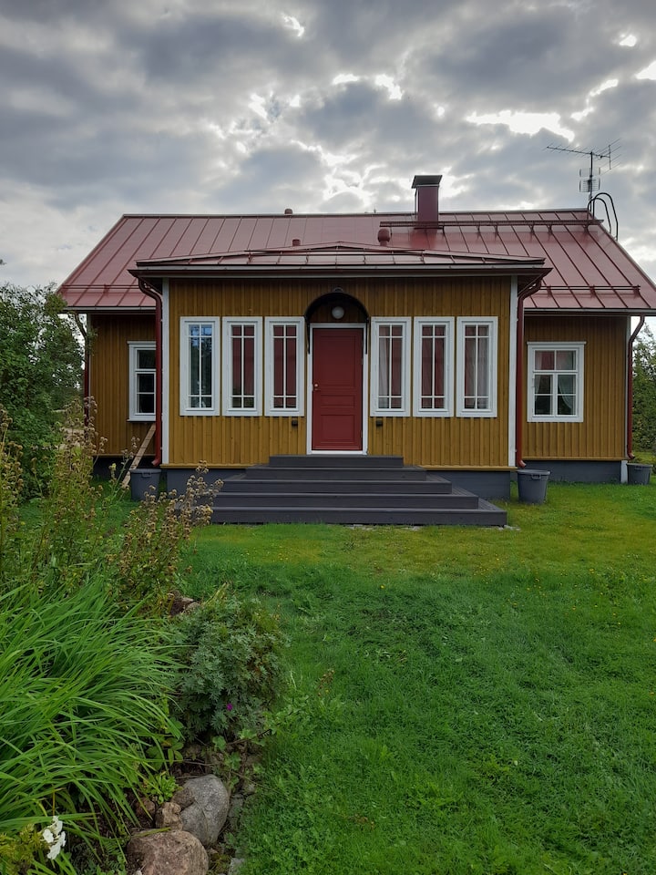 Hirsitalo Maalla
Log House At The Countryside - Luumäki