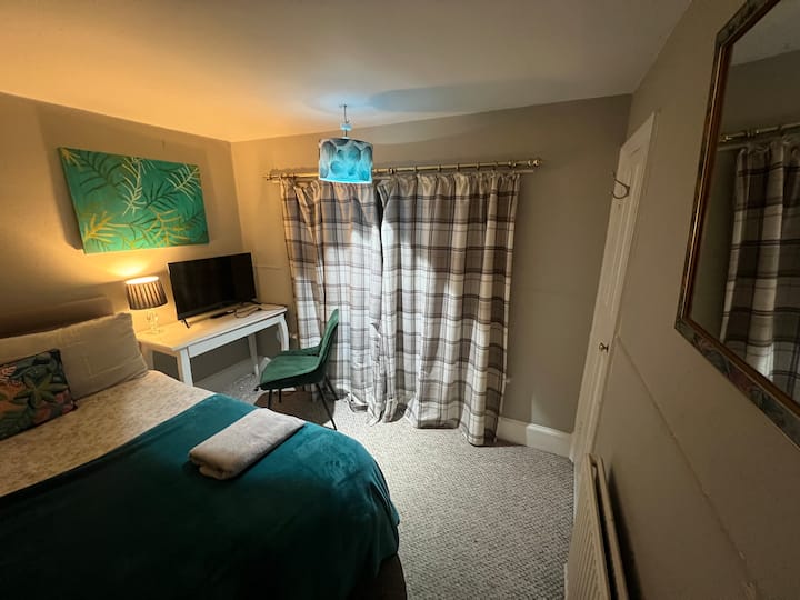 Little Central Room By Station - Maidenhead