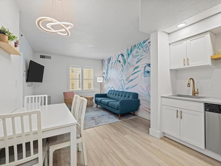 Condo Near Epic & Universal | Netflix + Parking - Orlando