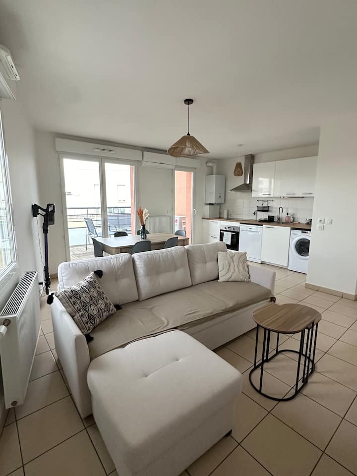 Appartement Lumineux Et Récent - Chassieu