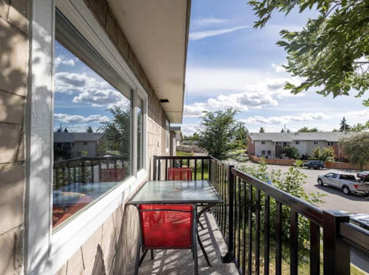 Central Location 5bedrom 10 Min To Dt & Airport - Calgary