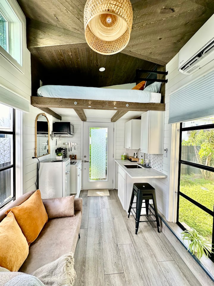 Experience A Tiny House | Free Parking - Miami