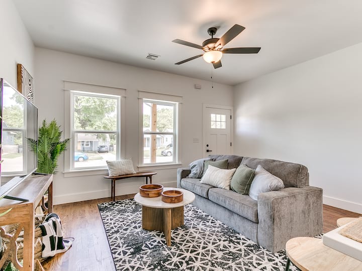 Brand New And Clean! - Tulsa, OK