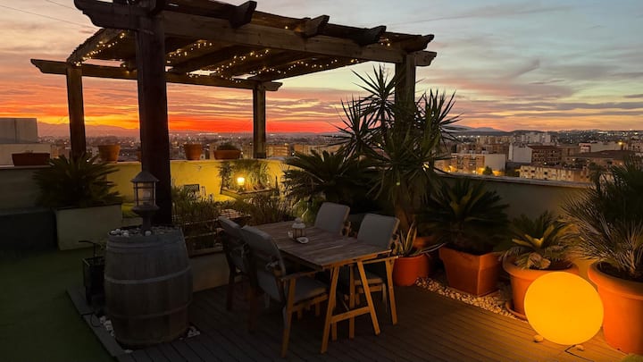 áTico Con Spa Jacuzzi, Un Oasis En La Ciudad - 