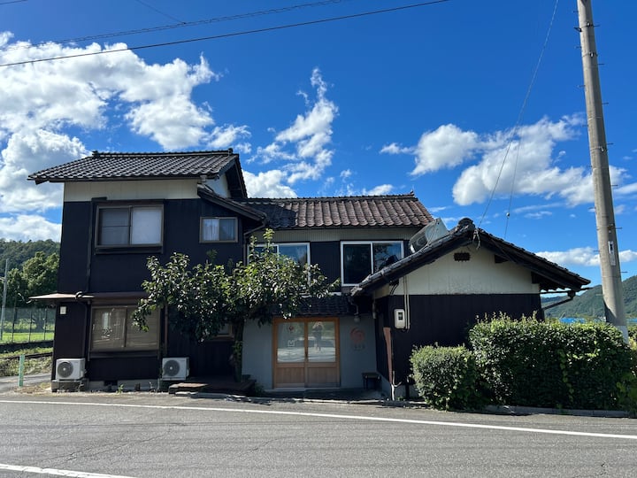 ゲストハウスくるくる。8畳+6畳のお部屋。暮らすように旅する「若桜&八頭号ルーム」 - 鳥取市