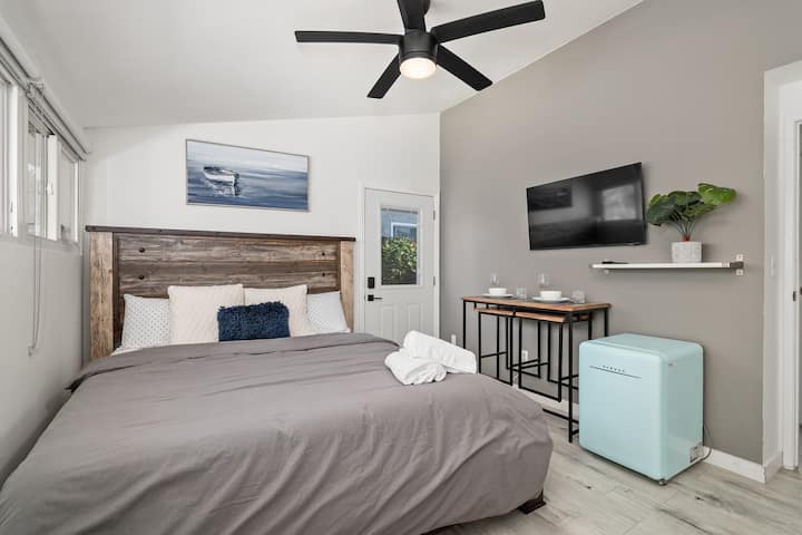 Modern Suite. Best Value Location. Central Sd - San Diego, CA