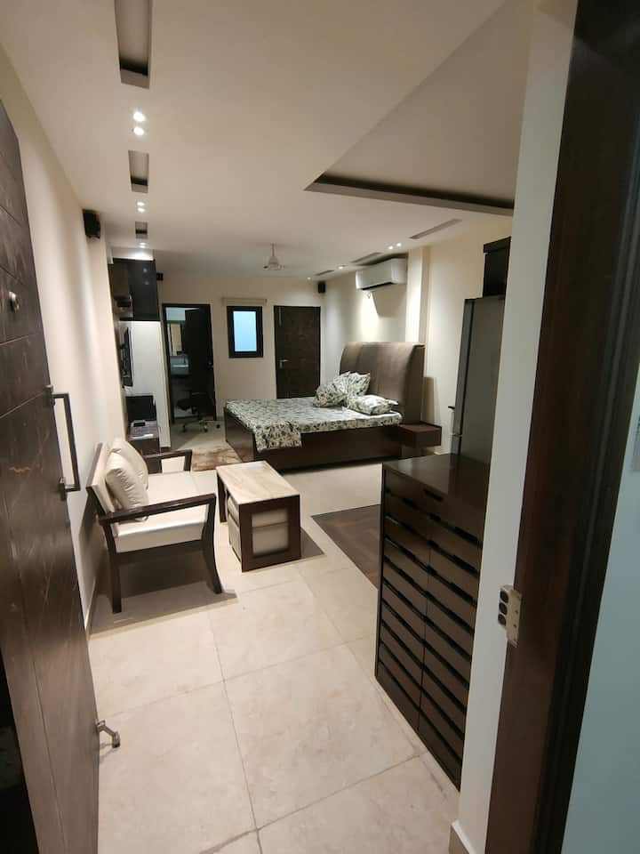 Fully Serviced, Cook, Private Studio Flat In Delhi - Delhi, Hindistan