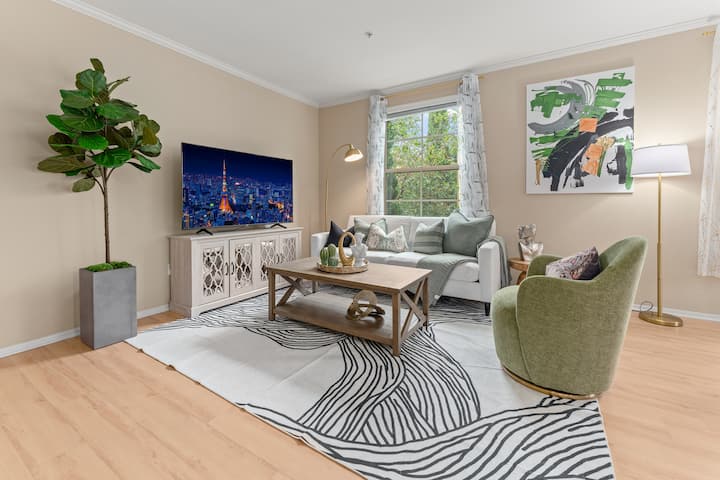 Irvine Spectrum Apartments Home - Aliso Viejo, CA