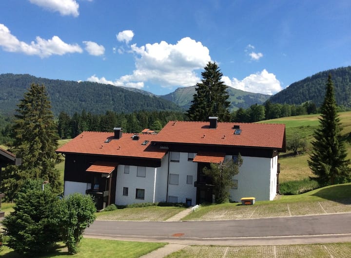 Schöne Ferienwohnung Mit Tollemblick Auf Die Berge - Weiler-Simmerberg