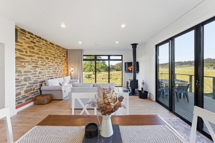 Farm Stay, Close To Wineries, Modern, Luxury - Birdwood