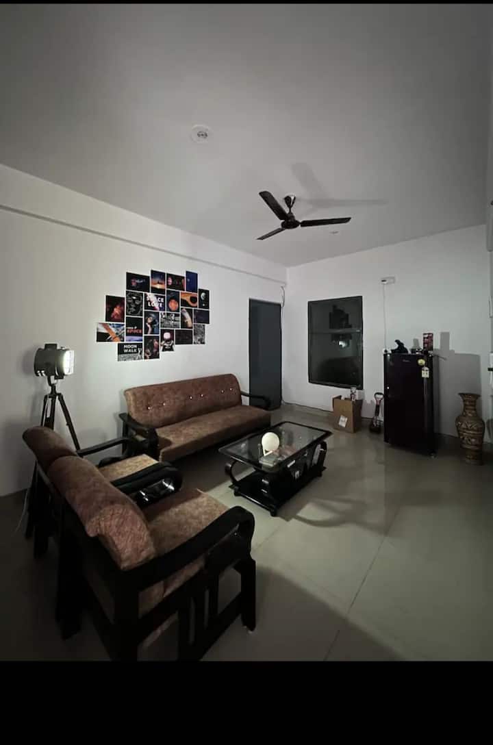 "Trendy Loft With Stunning Views And Prime Loc. - Faridabad