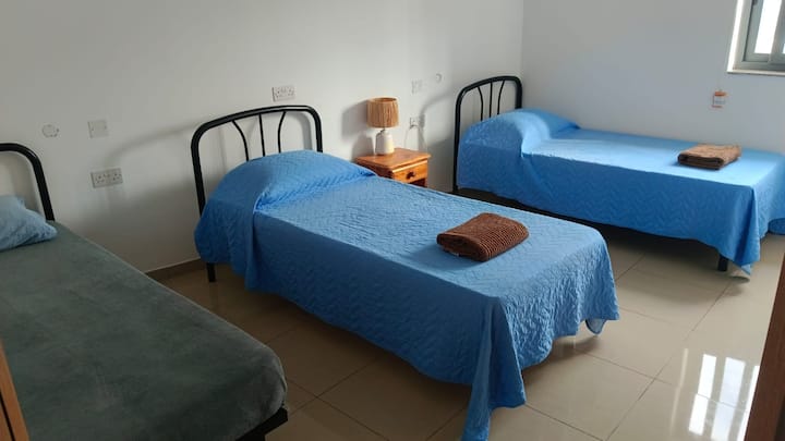 Large Room In Safi Apartment 1/3 - Malta