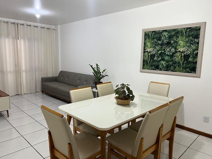 Apto 2 Dormitórios, Pé Na Areia. - Itapema