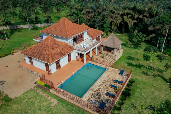 Buyege Sommer House - Uganda