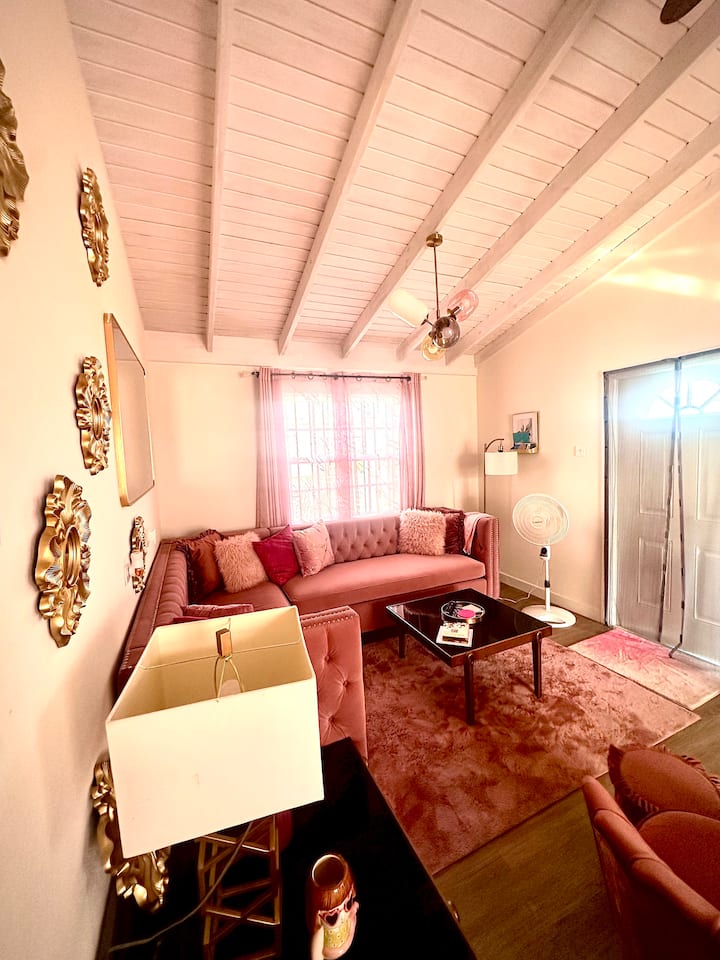 The She Shed (Barbados):pink Retreat In Long Beach - Barbados