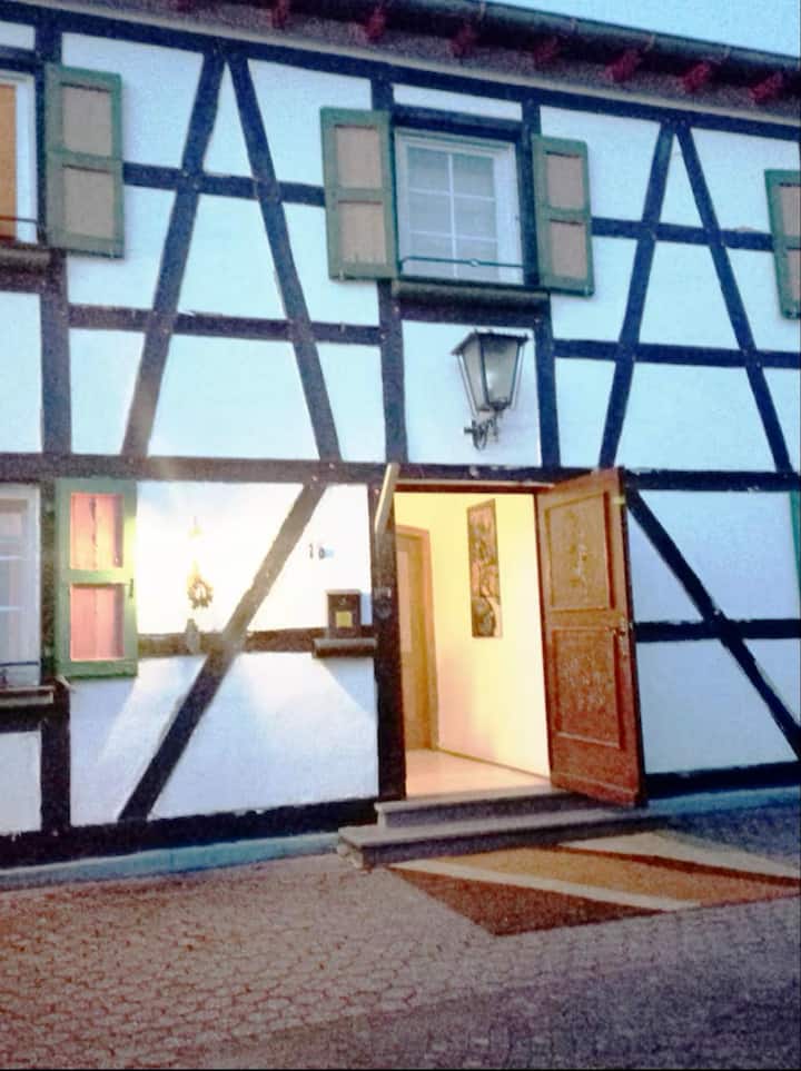 3 Rooms With 6 Beds+kitchen - Nideggen