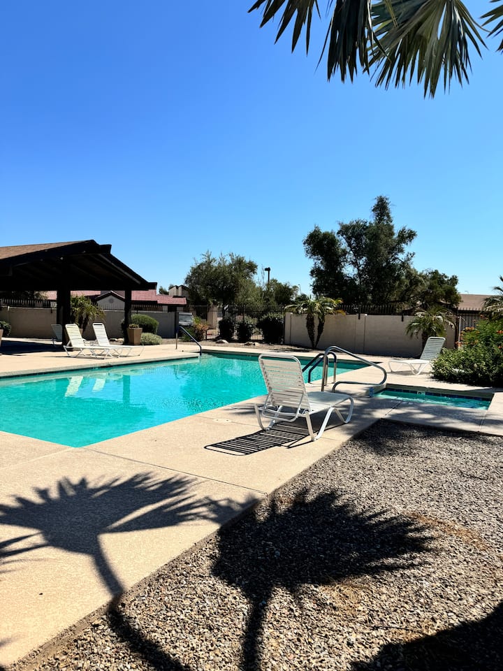 Modern 3bed 2bath Condo W Pool & Hot Tub - Mesa, AZ