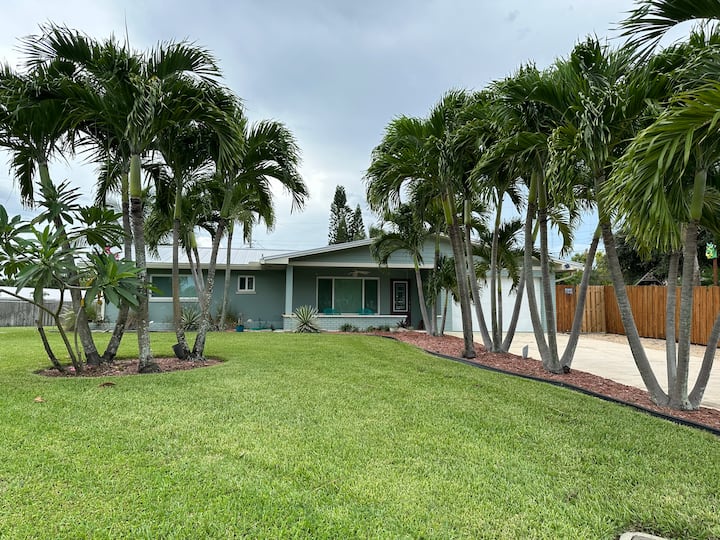 Jensen Beach 2 Bedroom 2 Bath - Prime Location - Stuart