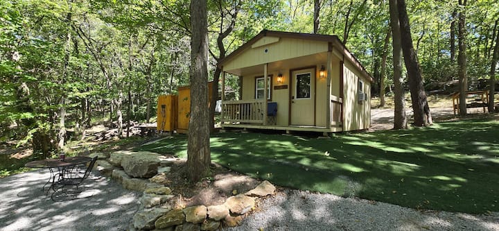 Beautiful Bunkhouse - Liberty, MO