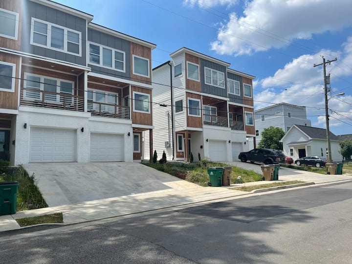 Multiple Homes Upto 16 Bedrooms, Upto 48 Guests - Nashville