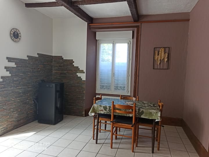Maison Avec Grande Terrasse. - Langogne