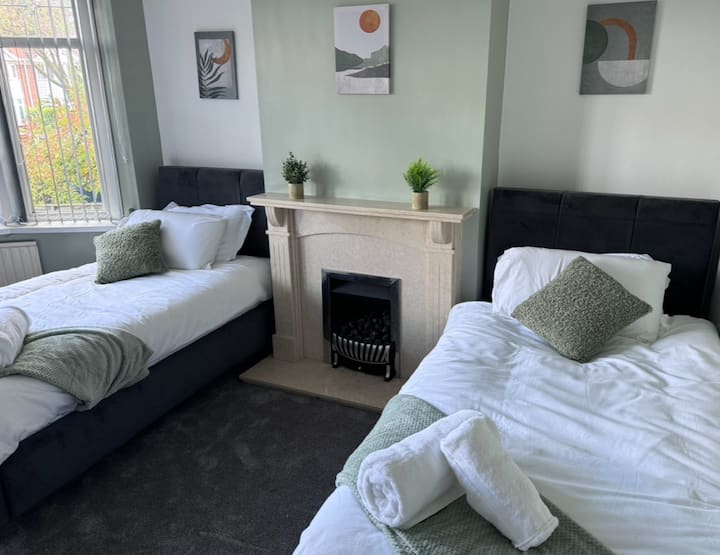 Large 6 Bedroom Home, Solihull Contractors Hs2 Jlr - Birmingham