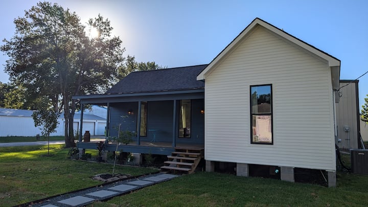 Little Blue House + Downtown Tomball + Small Town - Stagecoach, TX