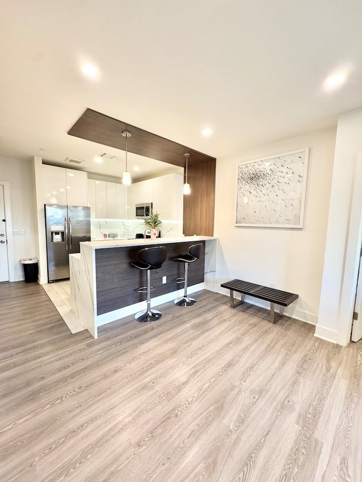 Prime Location Hotel Like Condo! - Newark, NJ