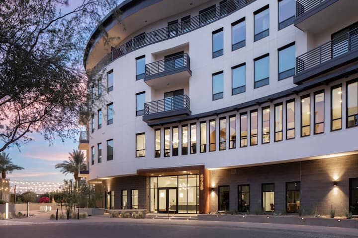 Poolside Condo | Walk To Old Town Scottsdale - Scottsdale, AZ