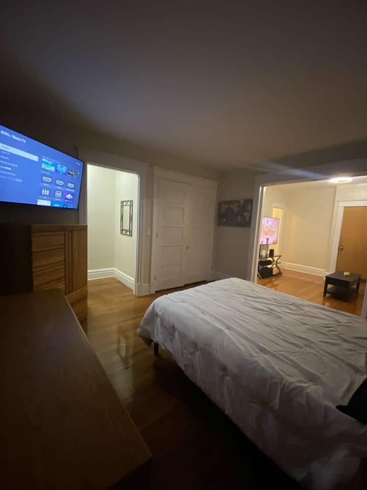 Clean-cozy One Bedroom Apartment - Rockford, IL