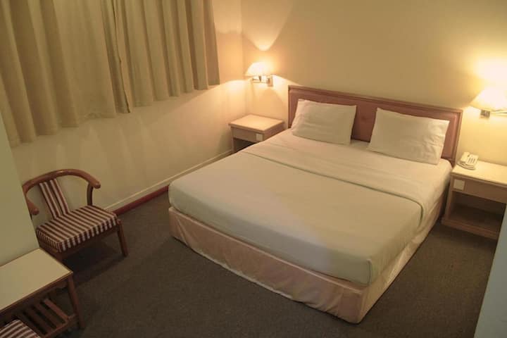 Standard King Room | Cozy Stay At Hotel Ramai - Sandakan