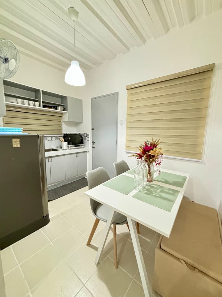 Minimalist Apartment With Parking - Angeles