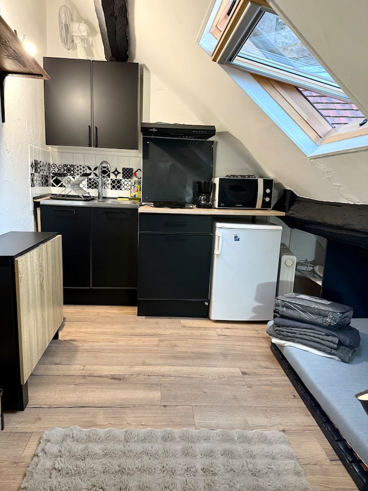 Studio Rénové Au Cœur Du Centre-ville - Besançon