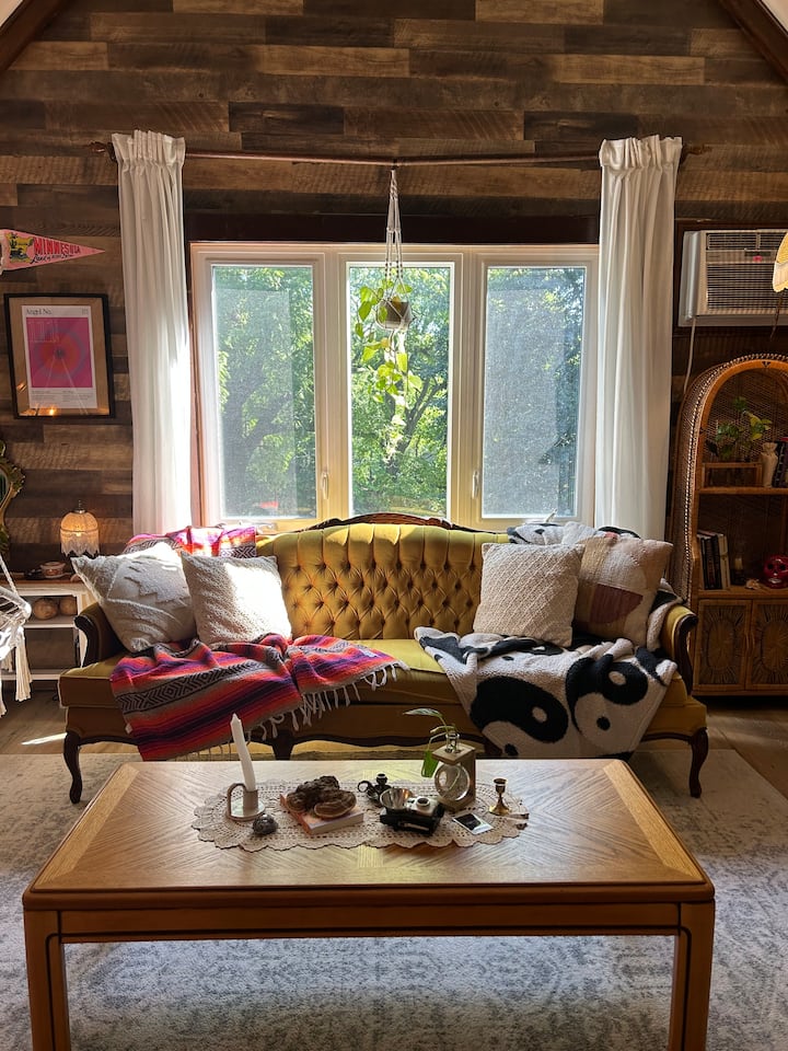 Historic Attic Near Lake Erie - Simcoe