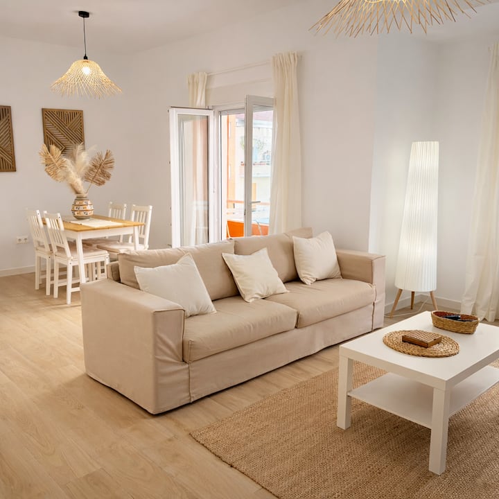 Central Alicante Apartment With Balcony - Alicante