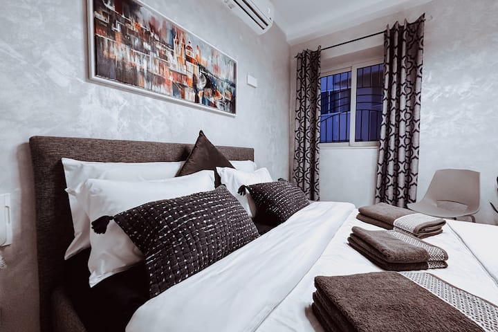 Sereno - Luxury Apartment W/hot Tub By St Julian's - Pembroke