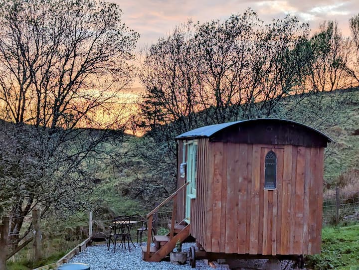 The Shepherd's Hut At 7, Drumfearn
Hi-30553-f - Broadford, UK