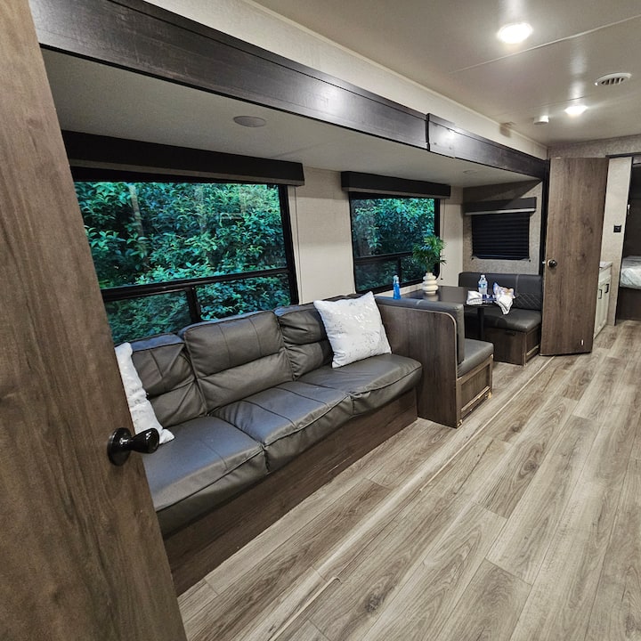 Rv At 8 Minutes To Samsung. - テーラー, TX