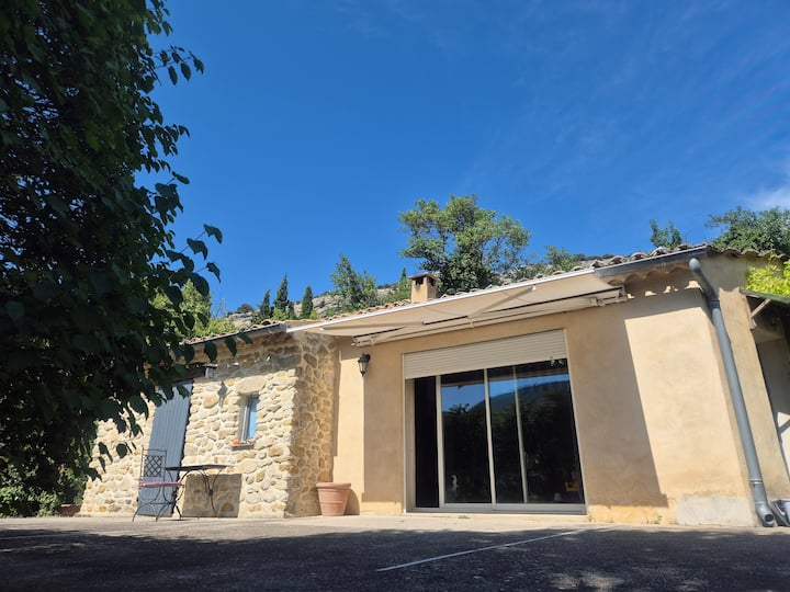 A Nyons, Drôme Provençale, Idéalement Située - Nyons