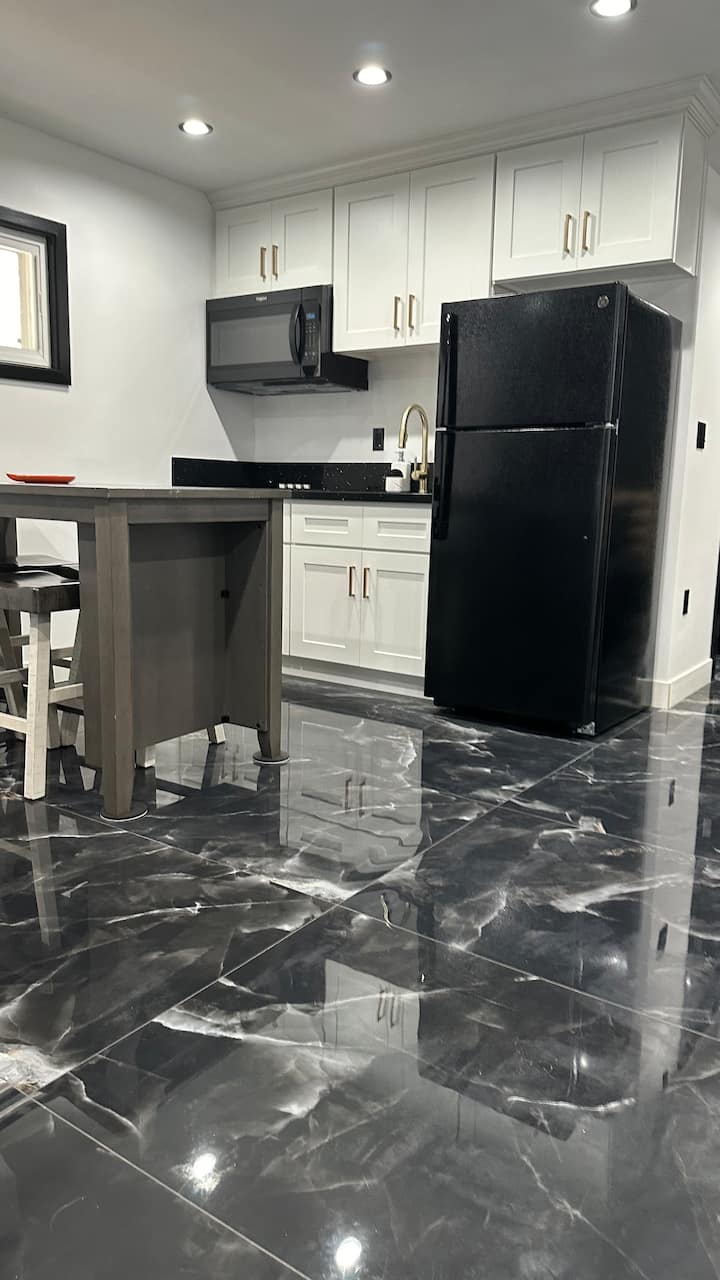 Mini Penthouse - Hawthorne