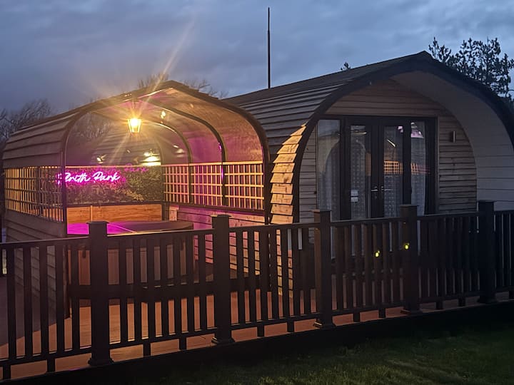 Ffrith Park Luxury Pods With Hot Tub - Prestatyn