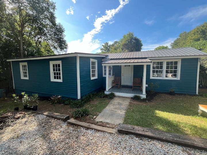 Cozy And Classy At Charming Georgia Cottage - Athens, GA