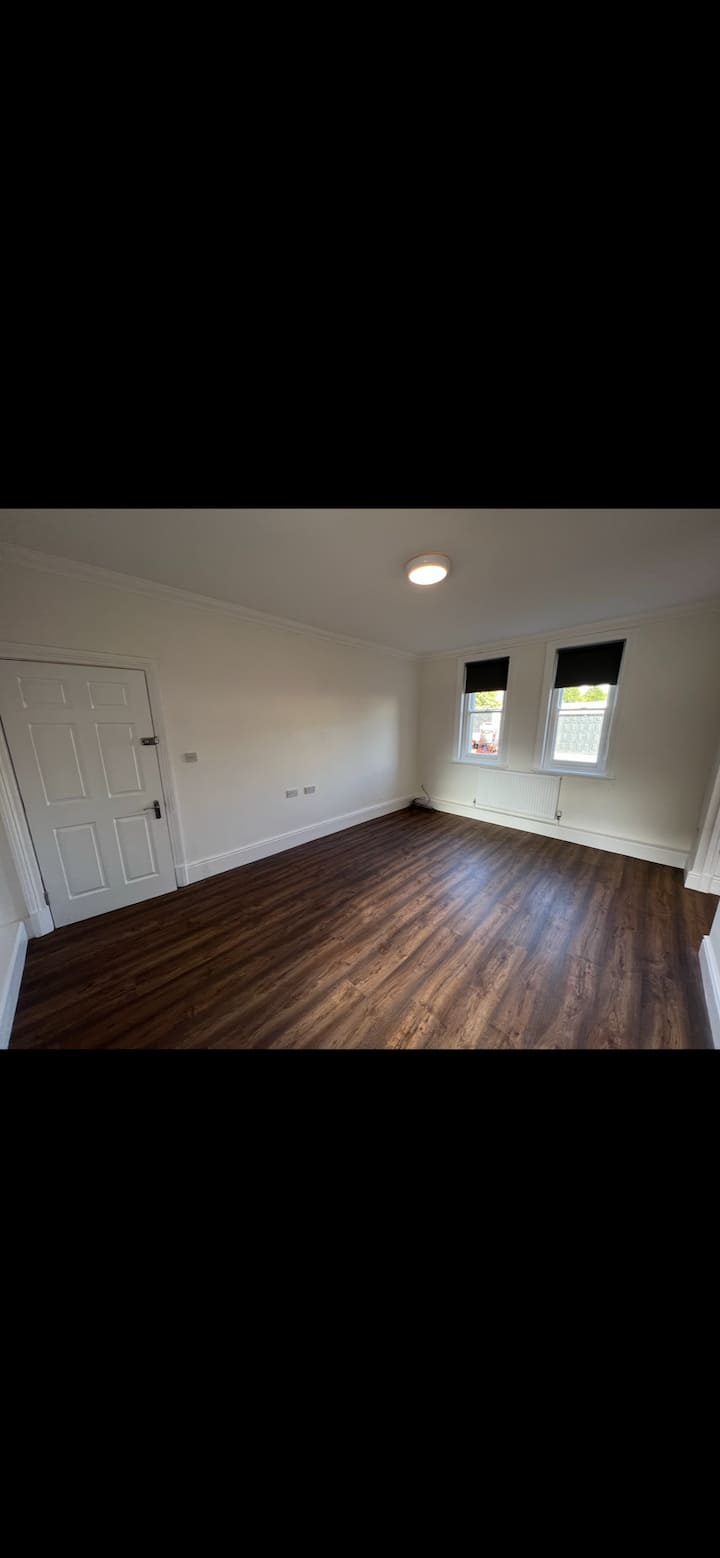 1 Bed Flat In Private Grounds - Hartlepool