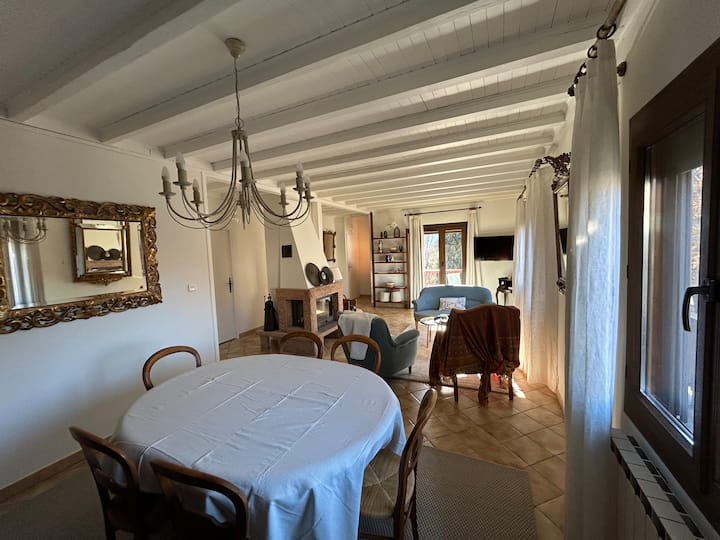 Chalet Au Calme Avec Grand Jardin Dans Village - Chorges